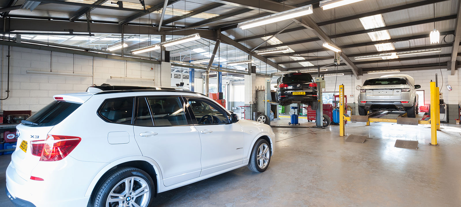 Workshop / Bodyshop - Vehicle Body Repairs Penrith - Vehicle Servicing ...